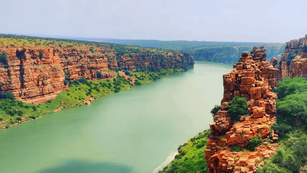 Top 25 Best Tourist Places in Andhra Pradesh